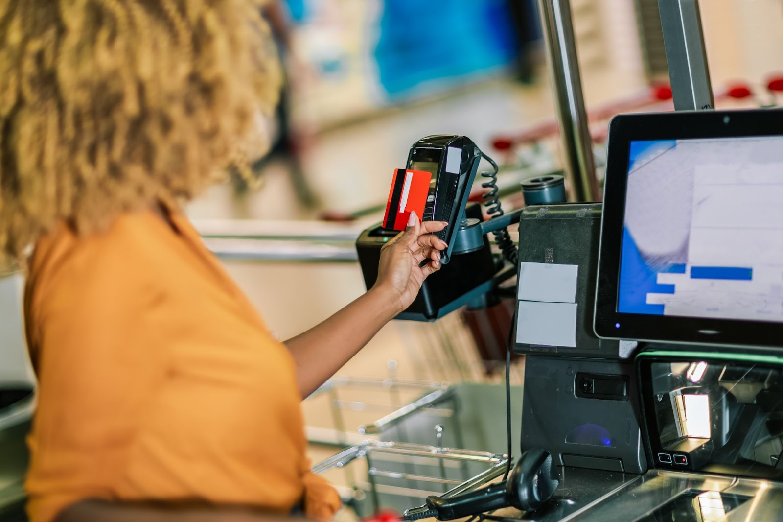 Self-Checkout Theft Techniques: Best Ways to Prevent Theft